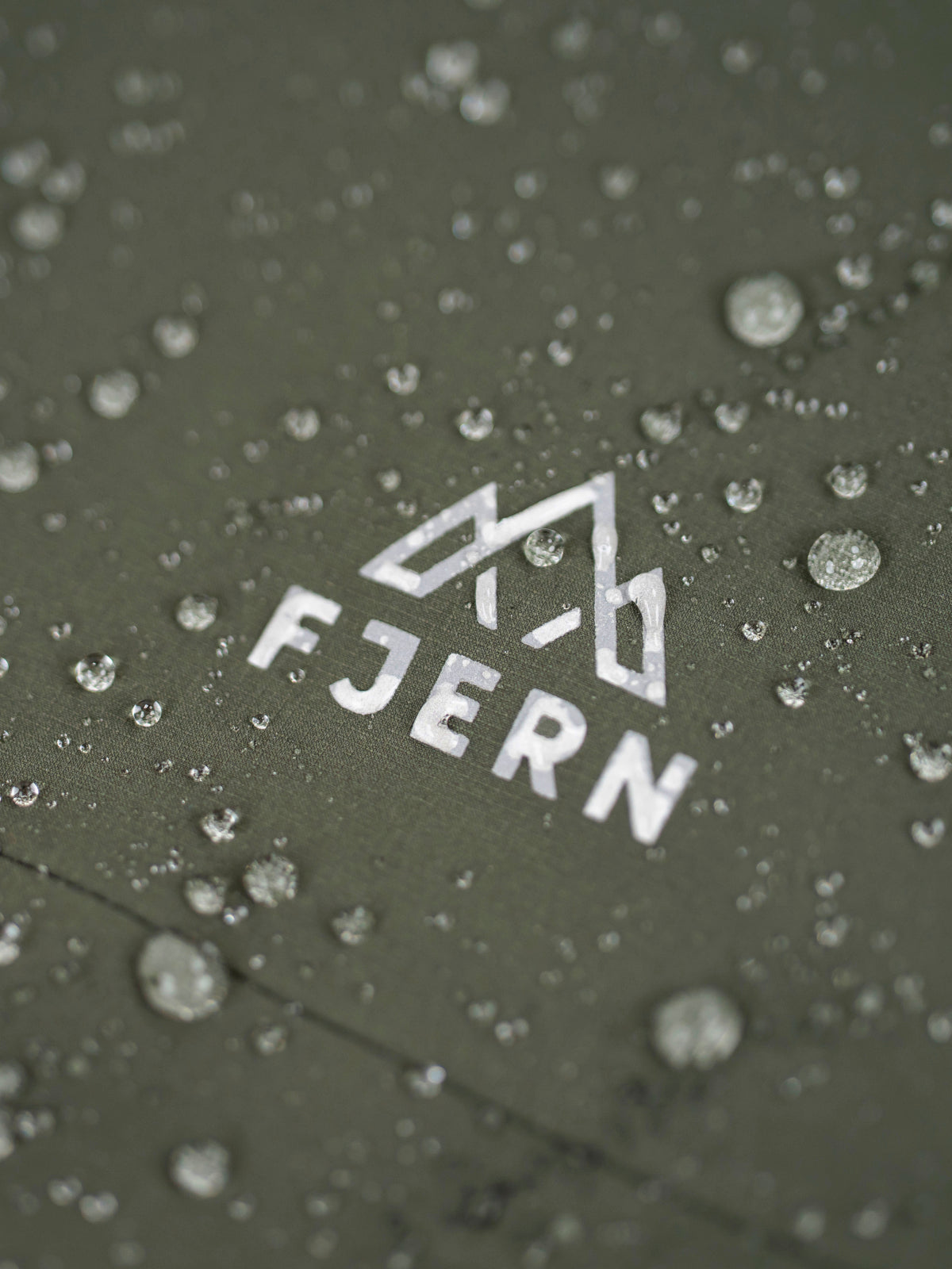 Softshell vs Hardshell: What’s the Difference? – Fjern